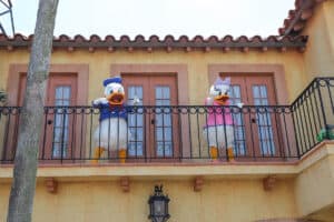 Meet Donald and Daisy Duck at Disney World - Resorts Gal