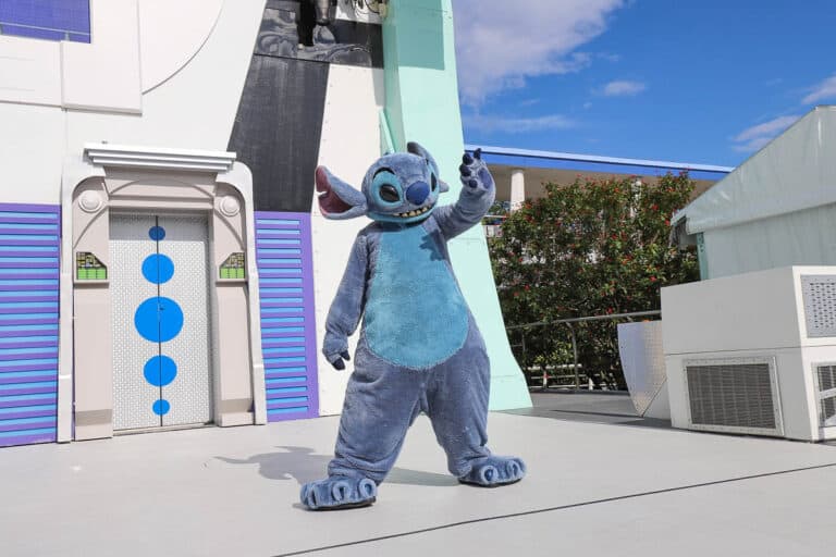 Meet Stitch at Disney World – Resorts Gal