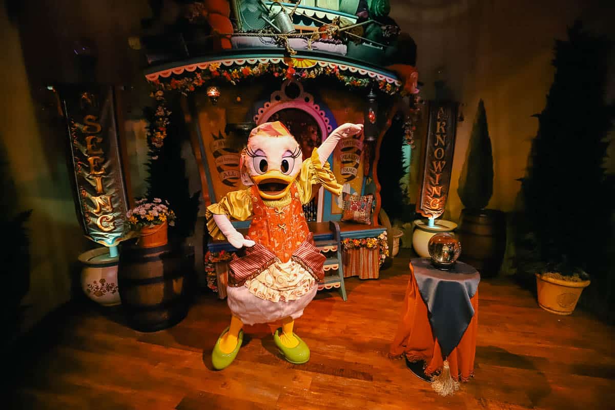 Meet Donald and Daisy Duck at Disney World – Resorts Gal