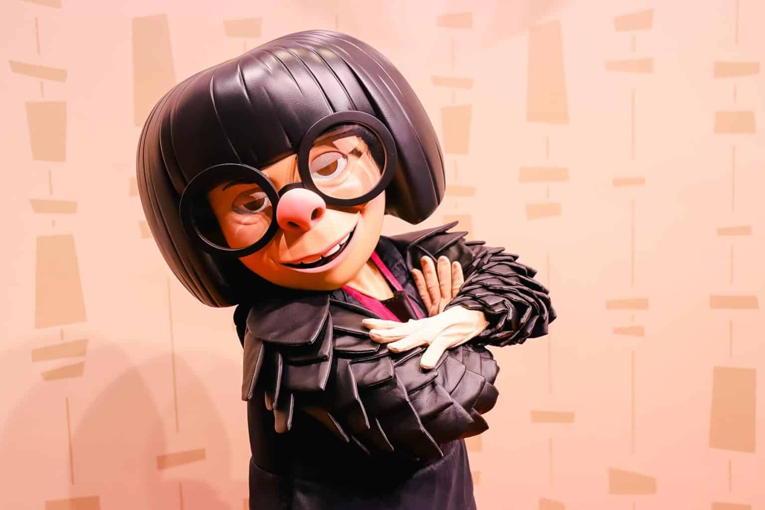 Meet Edna Mode (The Edna Mode Experience at Disney's Hollywood Studios ...