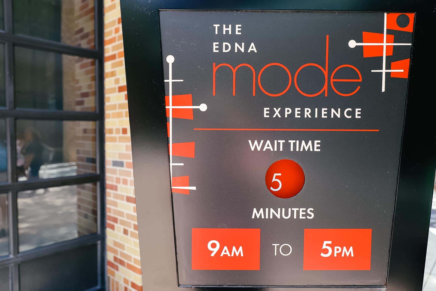 Meet Edna Mode (The Edna Mode Experience at Disney's Hollywood Studios) - Resorts Gal