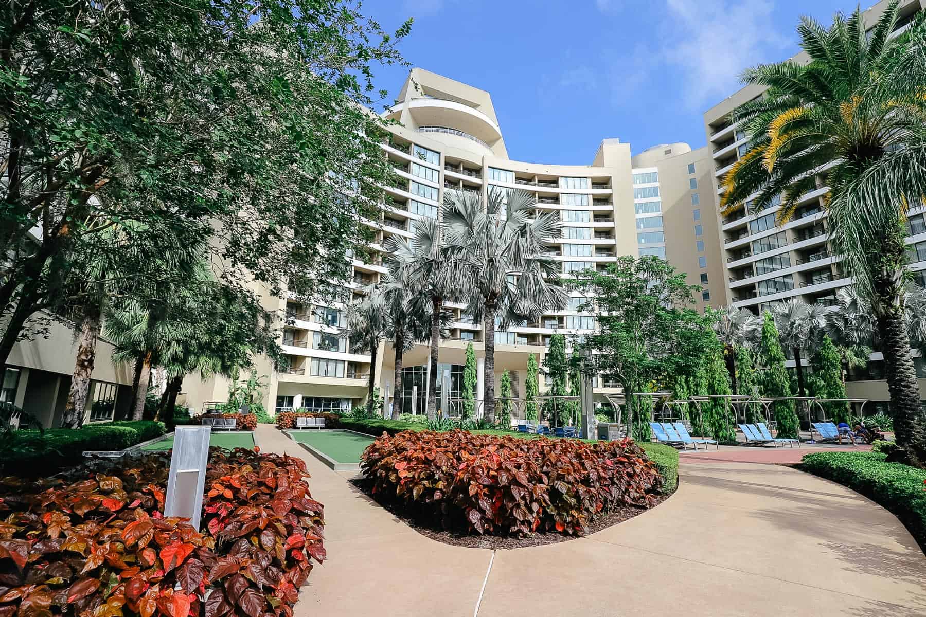Disney's Contemporary Resort (The Ultimate Vacation Resort Resource Guide)