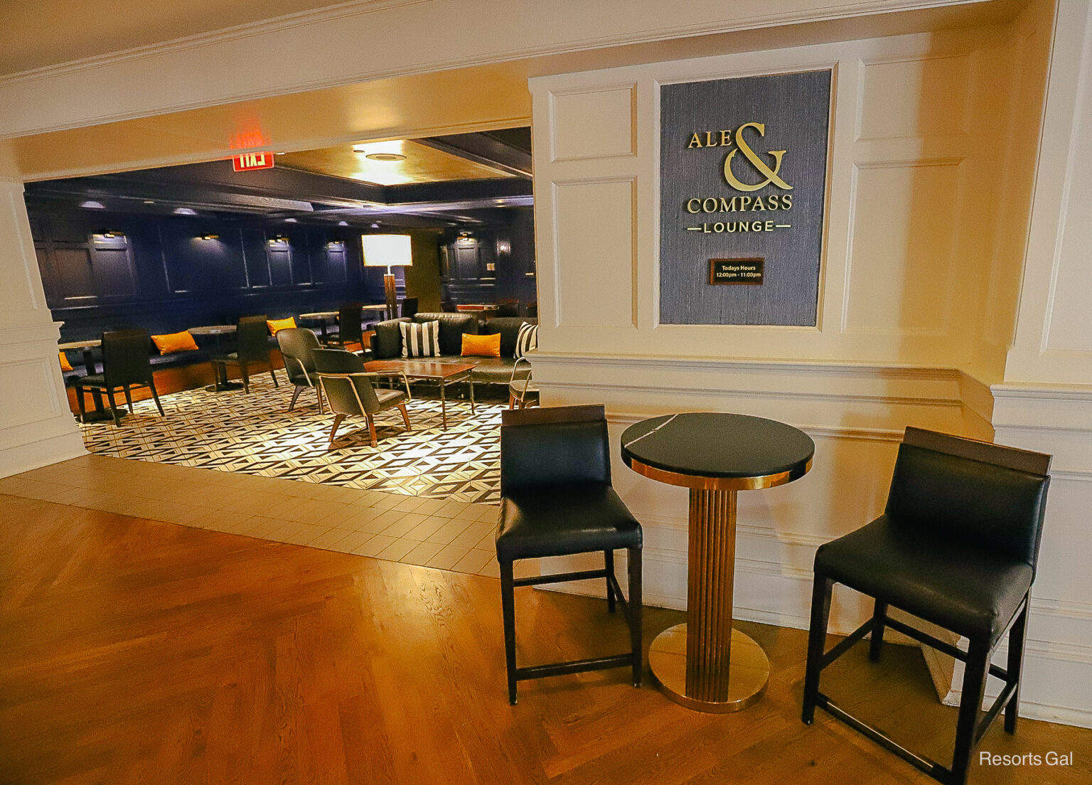 Ale & Compass Lounge at Disney's Yacht Club (Photos + Menu Items)