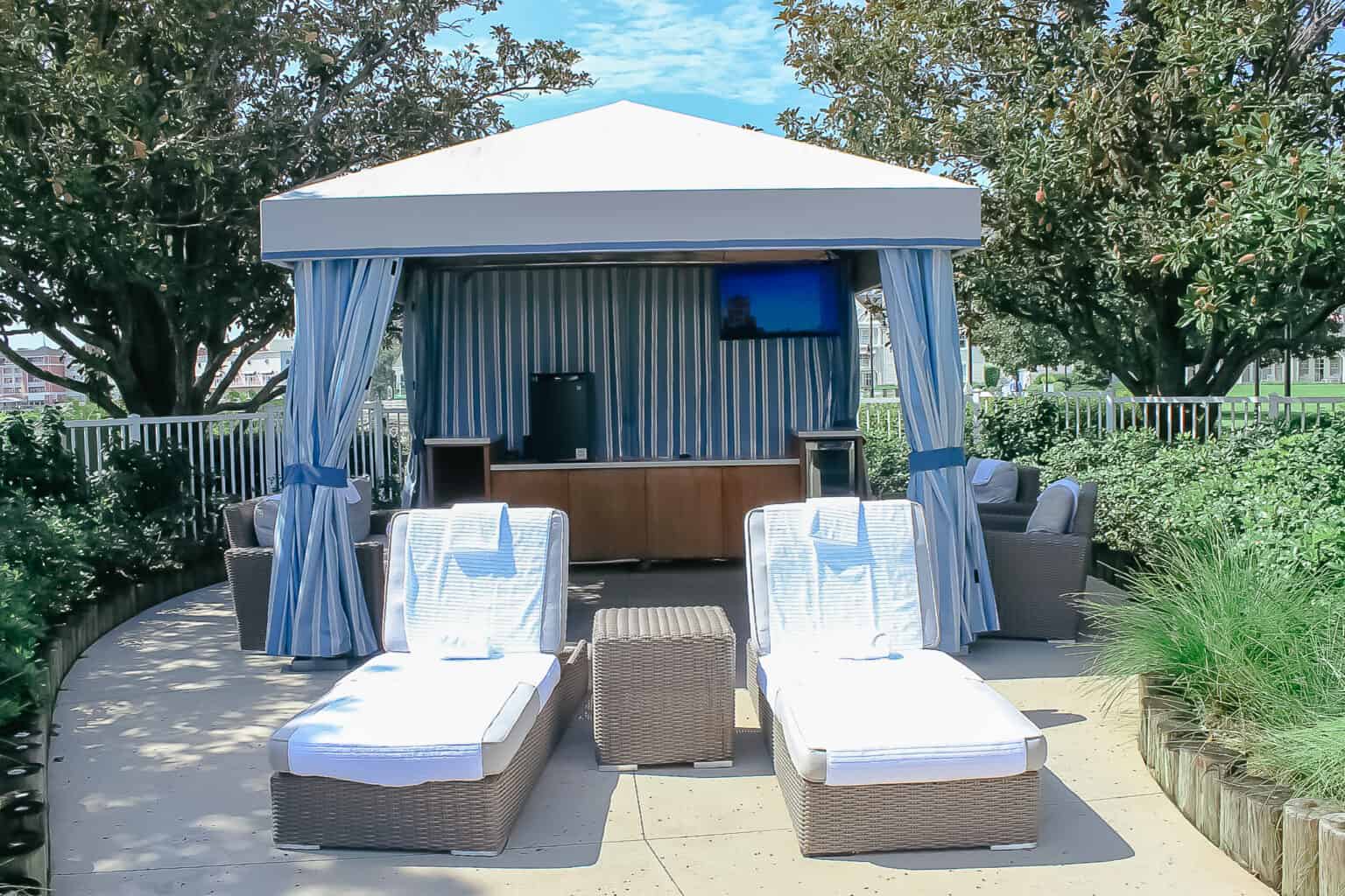 Review: Renting a Poolside Cabana at Disney World - Resorts Gal