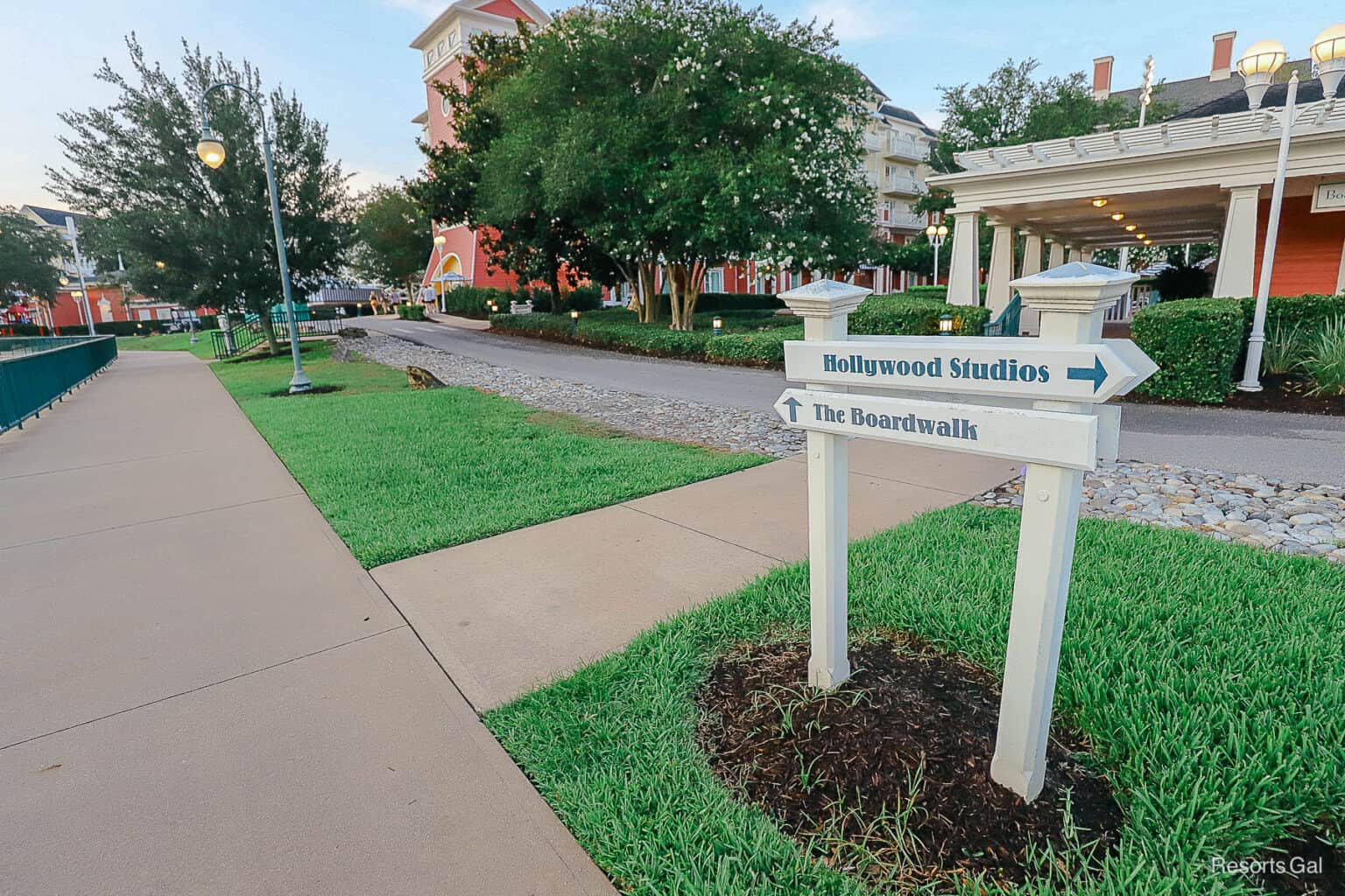 Take This Shortcut if You're Walking Between Hollywood Studios and ...