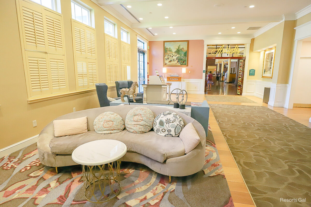 A Visit to the Carriage House Lobby of Disney's Saratoga Springs ...