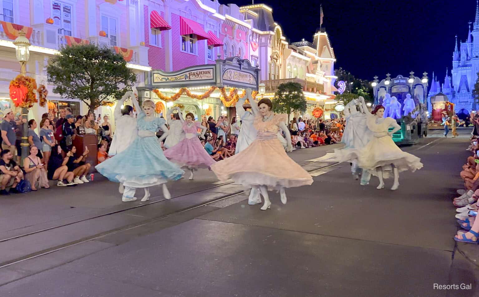 The Complete List of Characters in Mickey's Boo to You Halloween Parade ...