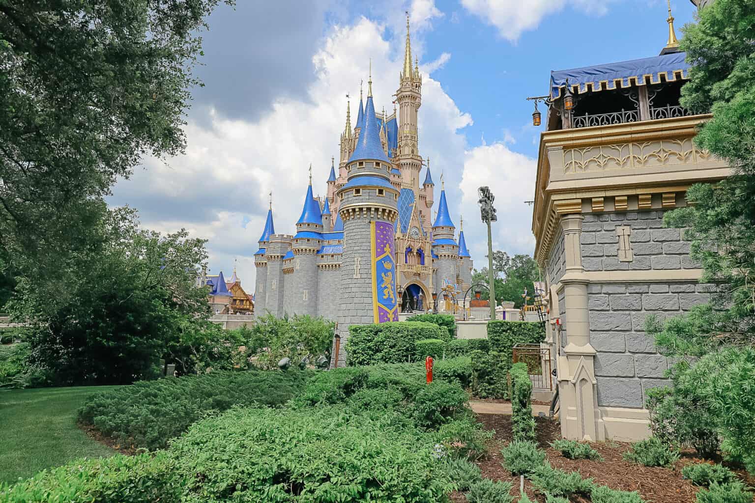 A Walk Around Cinderella Castle at Magic Kingdom (Photos and Things to ...
