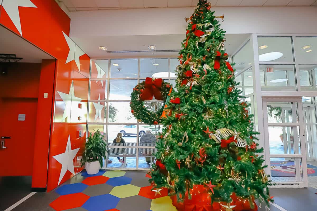 Photos: The 2023 Christmas Decorations at Disney's All-Star Resorts