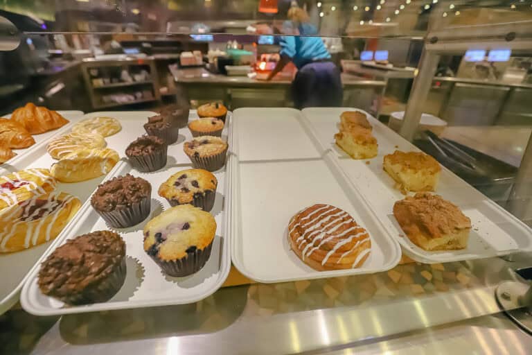 Disney's Pop Century Resort Restaurants Guide - Resorts Gal