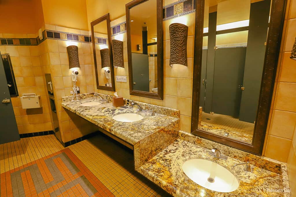 Pool Changing Areas, Showers, and Amenities at the Disney Resort Hotels ...