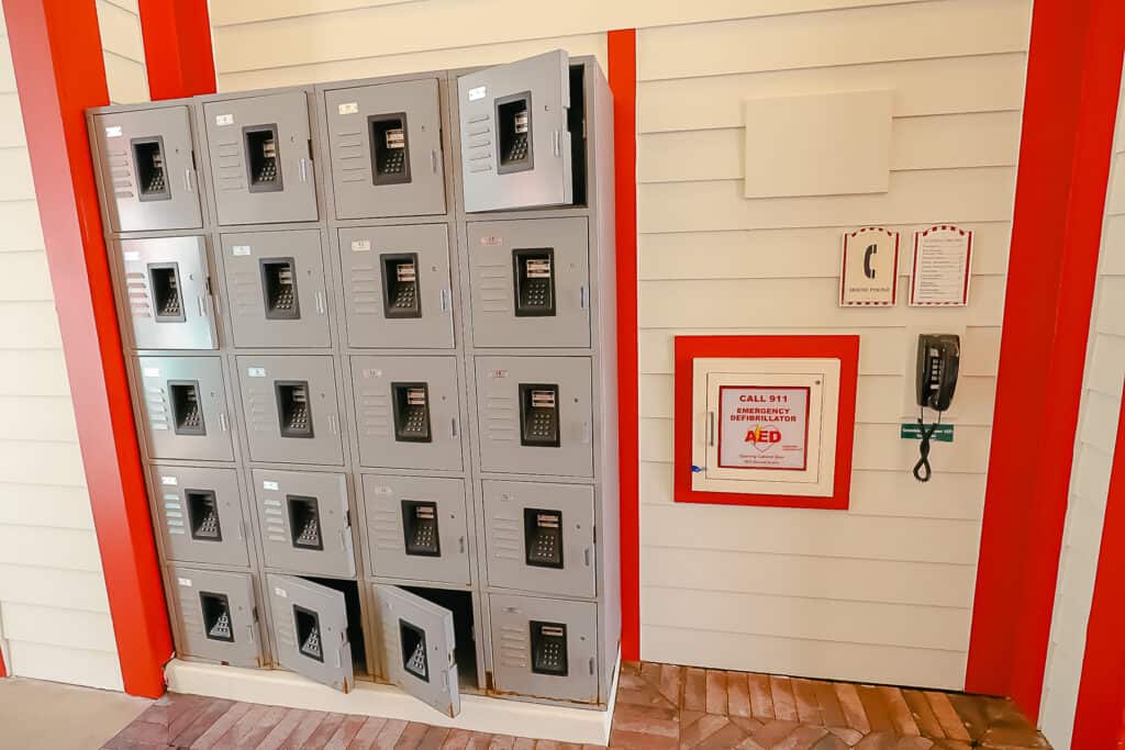 Pool Changing Areas, Showers, and Amenities at the Disney Resort Hotels ...