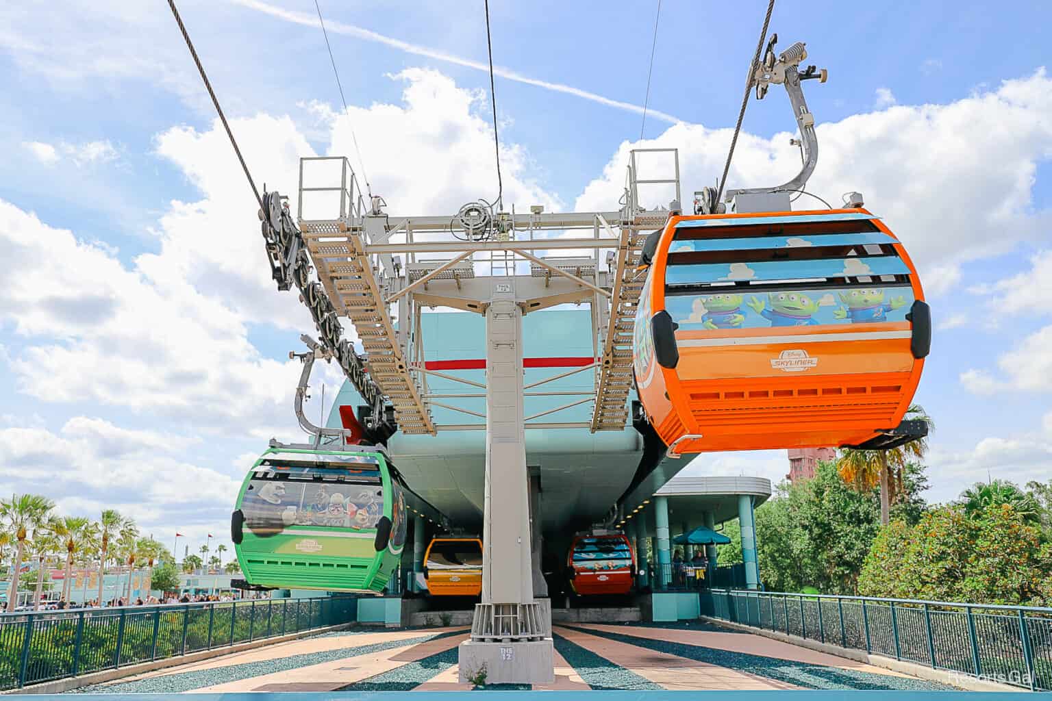Taking the Skyliner Between Disney's Hollywood Studios and Epcot ...