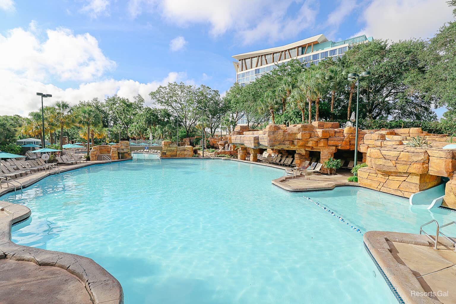 Disney's Swan and Dolphin Resorts Pool Guide (Photos and Amenities)