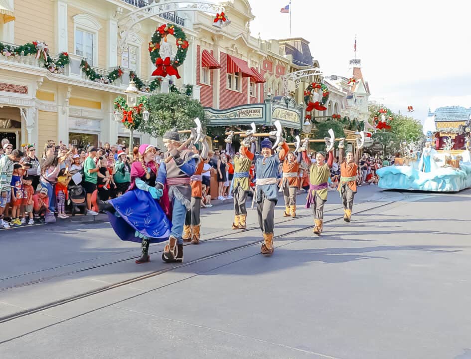 Mickey's Once Upon a Christmastime Parade (Characters, Photos, and ...