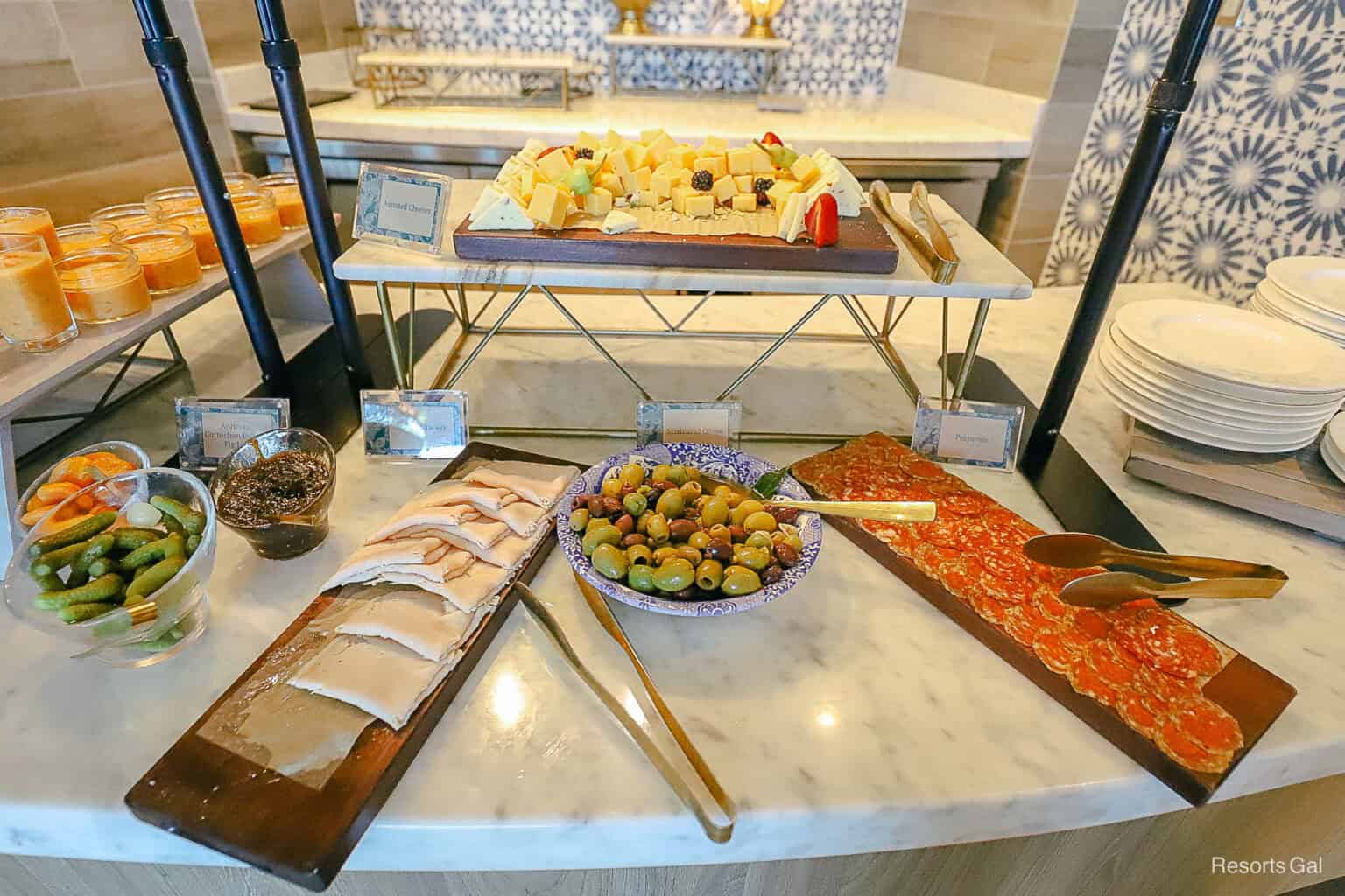 Staying Club Level at Disney World (Lounges, Benefits, and Experience ...