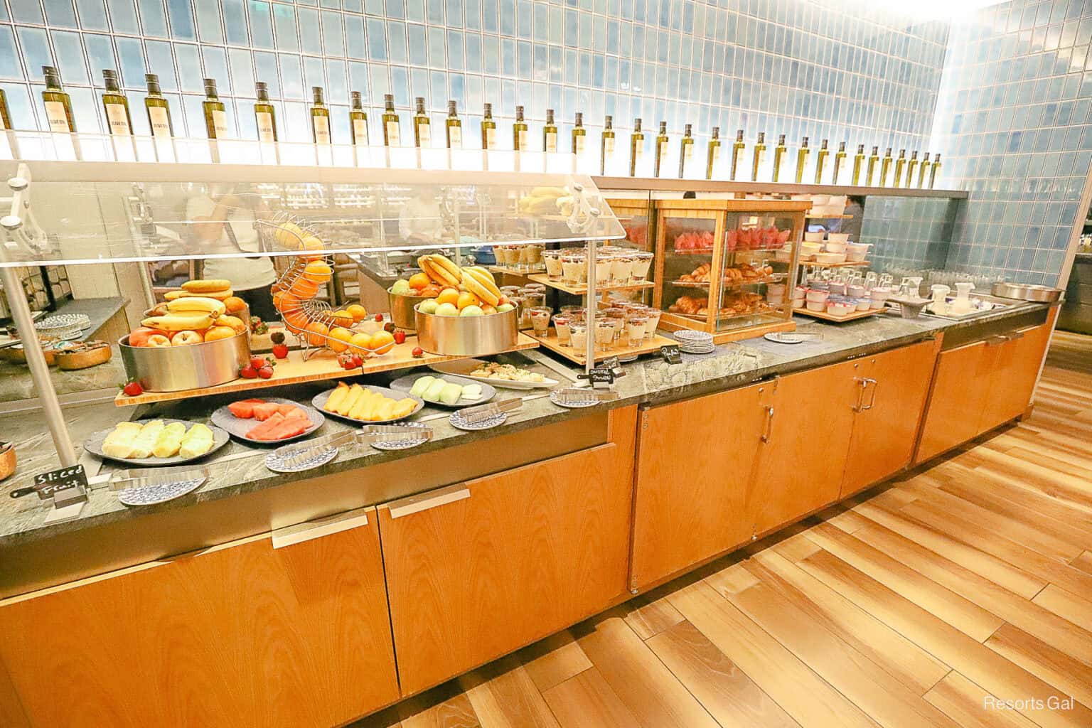 Walt Disney World Swan Reserve Dining Guide