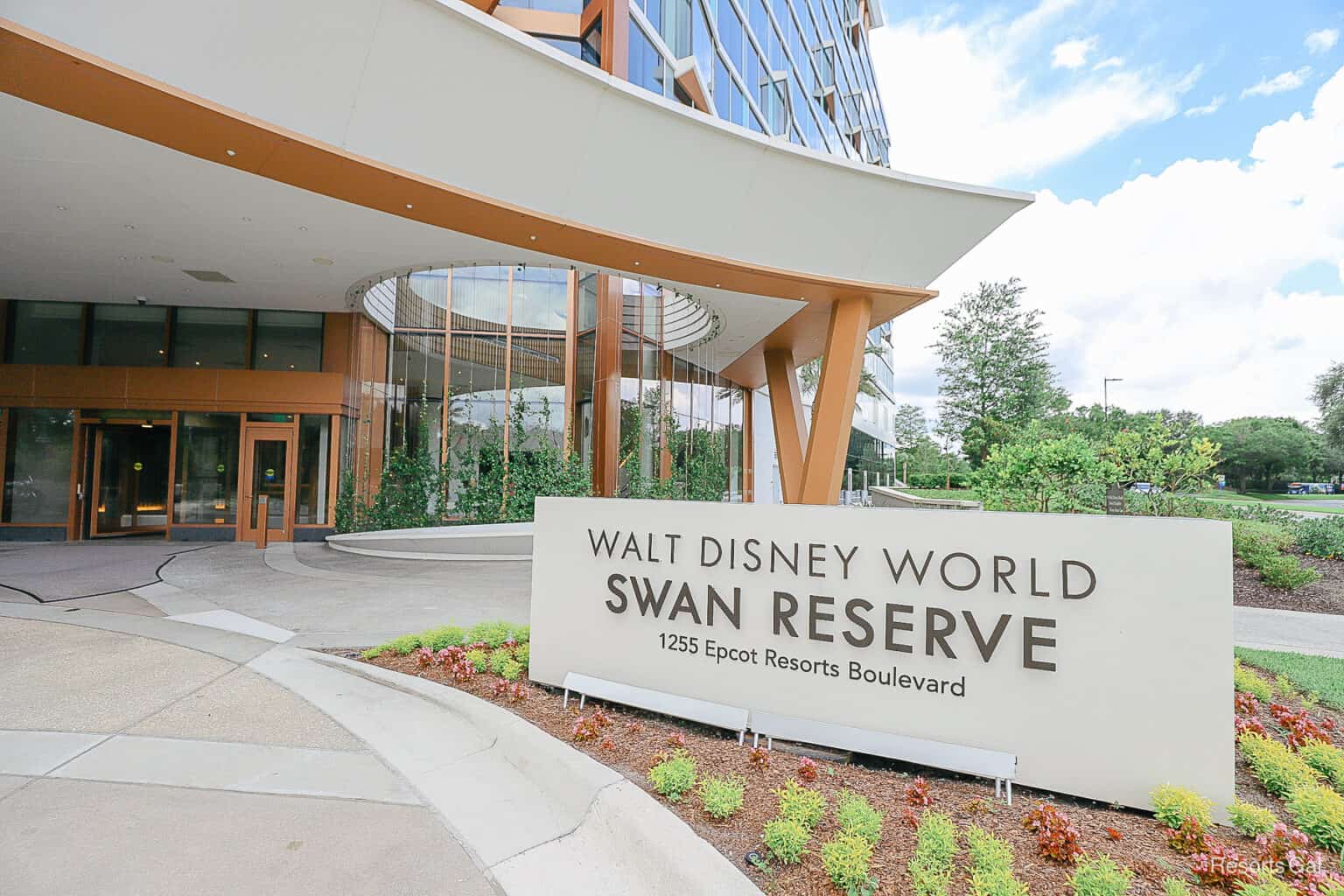 Walt Disney World Swan Reserve Dining Guide