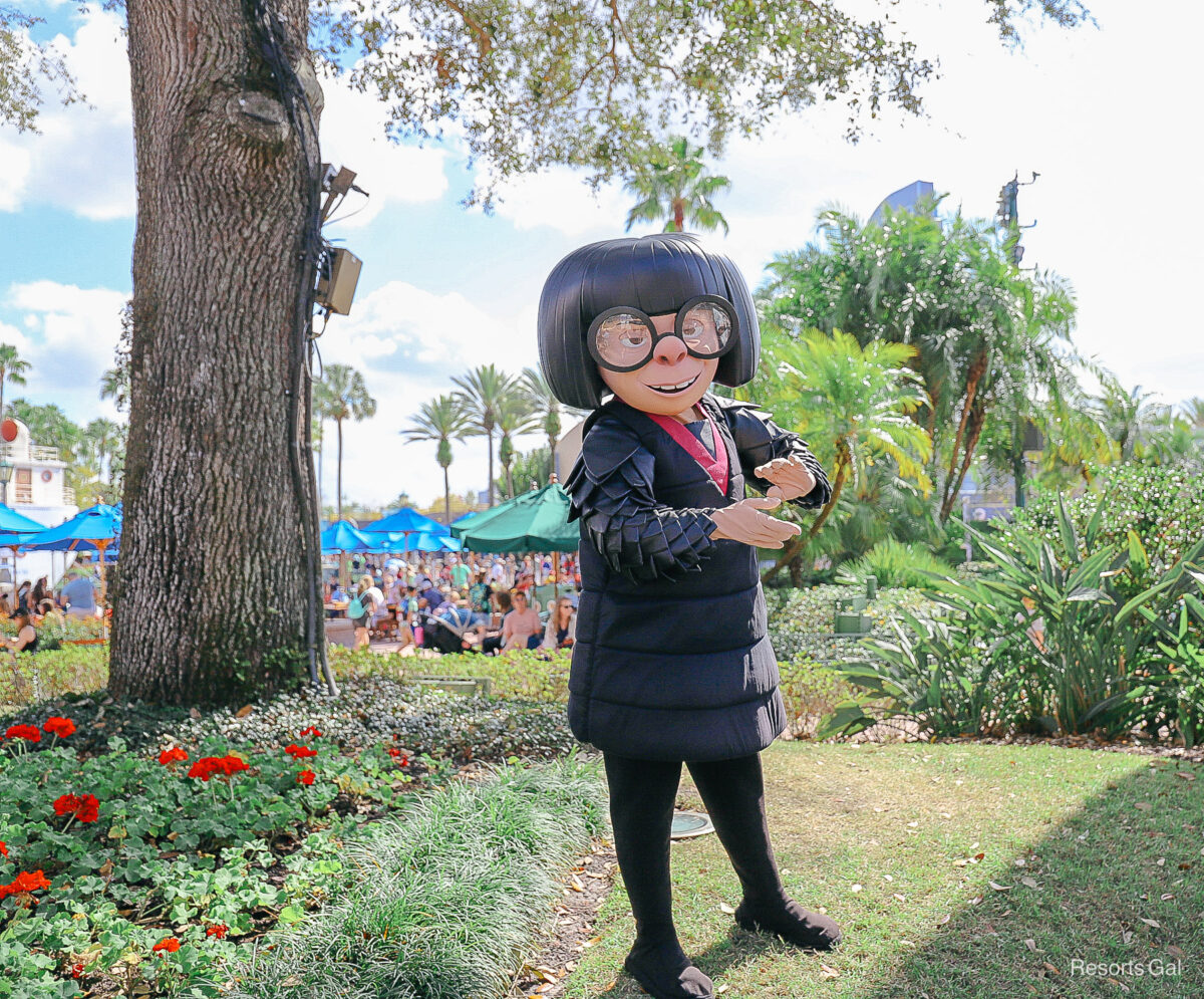 Edna Mode Character Sighting Now Available at Disney's Hollywood ...
