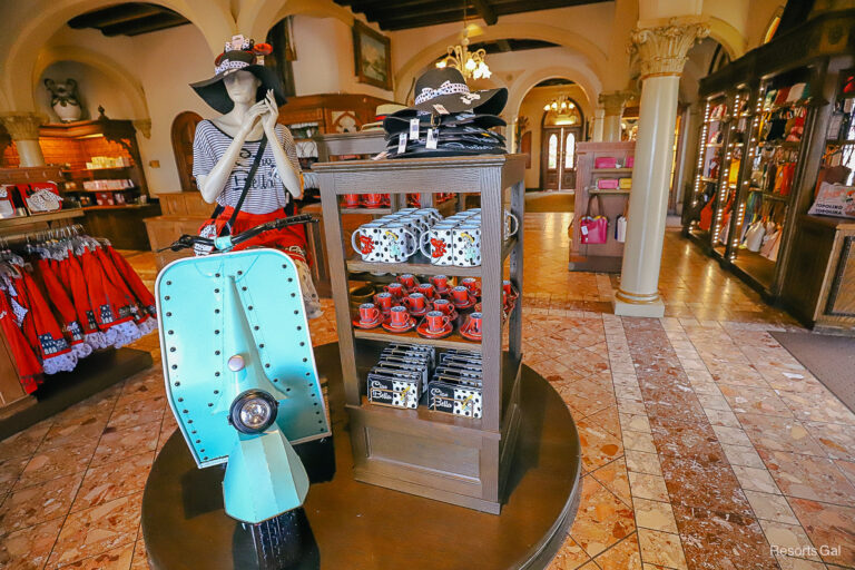 Epcot's Italy Pavilion (Entertainment, Dining, and Shopping) - Resorts Gal