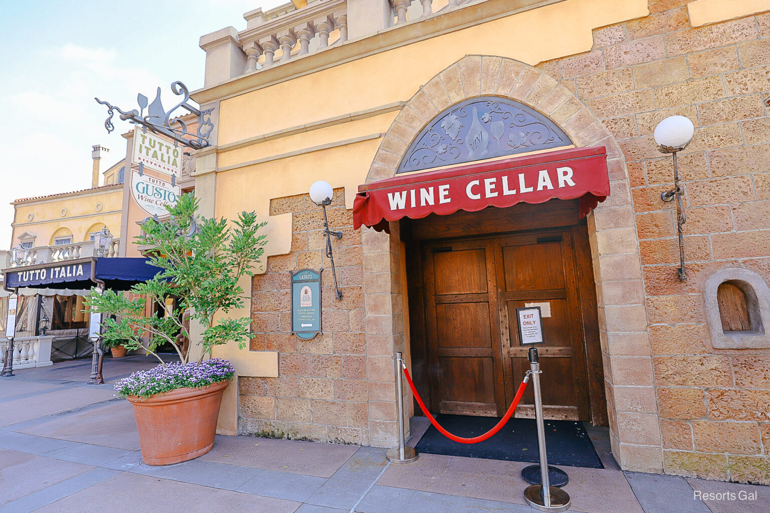 Epcot's Italy Pavilion (Entertainment, Dining, and Shopping) - Resorts Gal