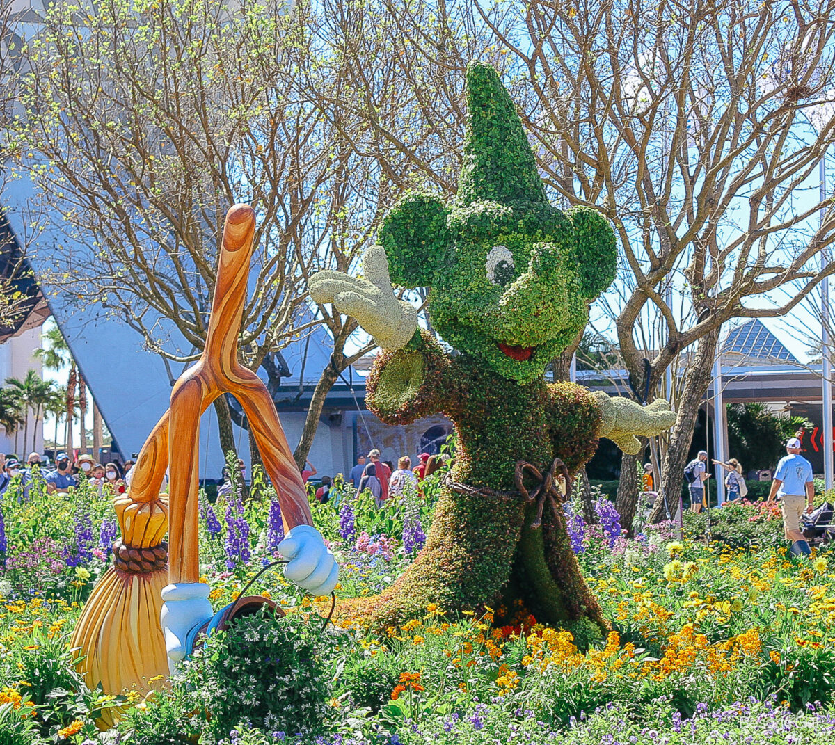 Sorcerer Mickey and Fantasia Character Topiaries at the 2021 Taste of ...