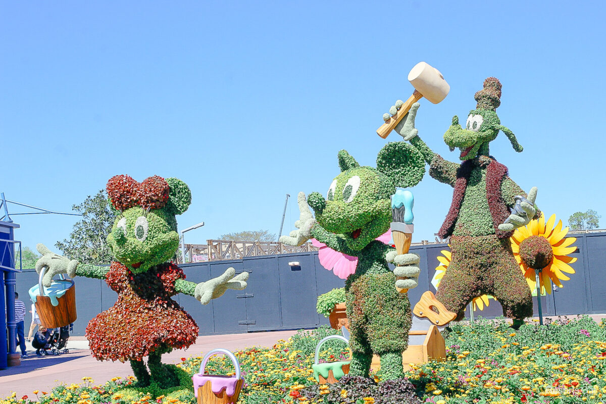 Through the Years: Mickey and Minnie Mouse's Character Topiaries at ...