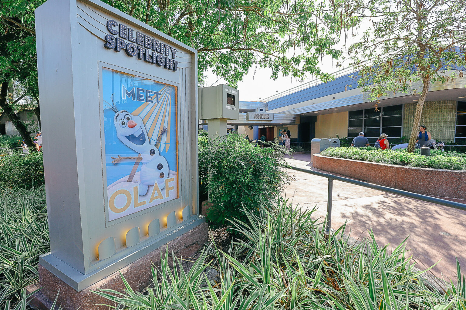 Olaf Character Experience Debuts for Disney Visa Cardholders at ...