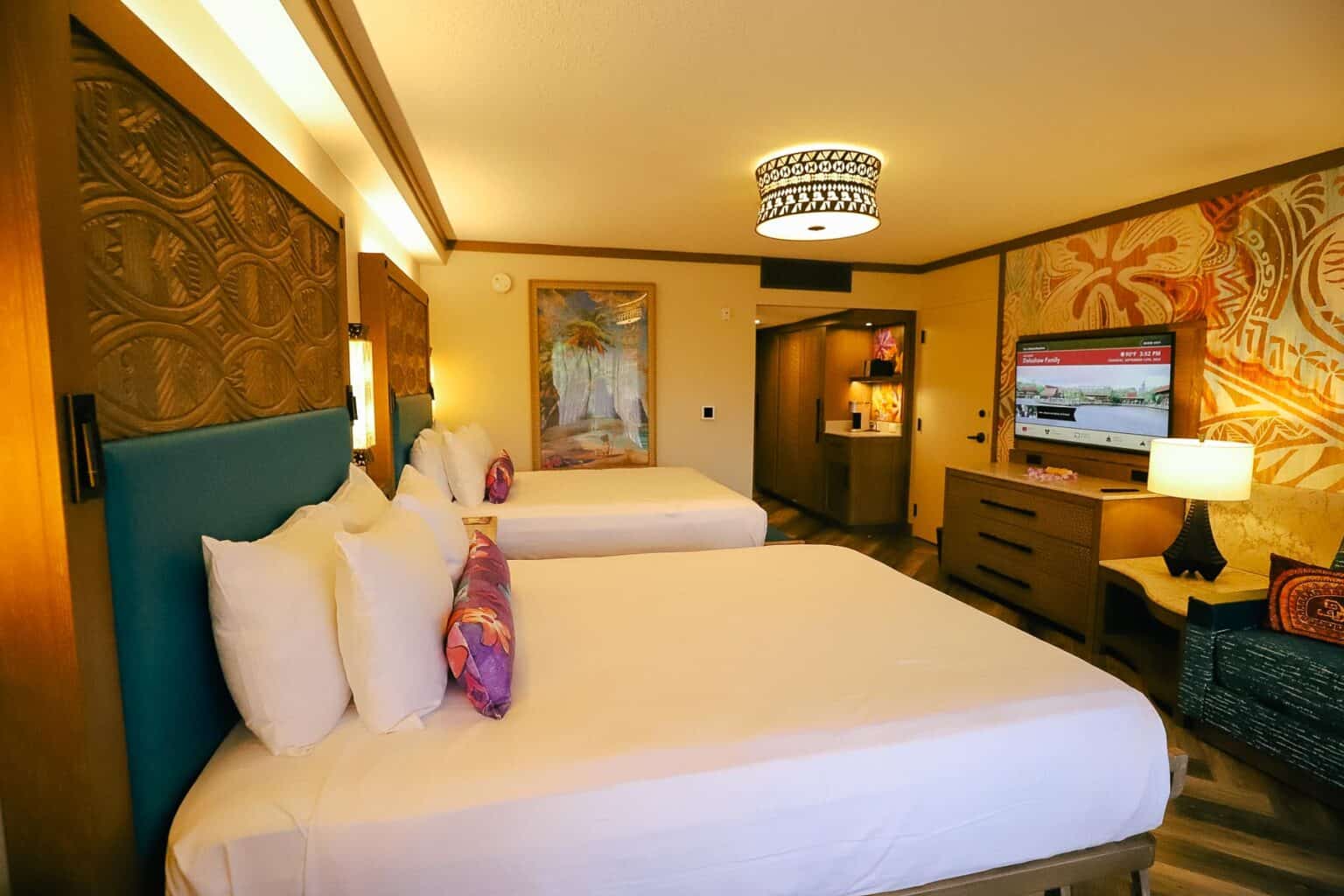Disney's Polynesian Resort Room Photos and Tour (The Moana Rooms)