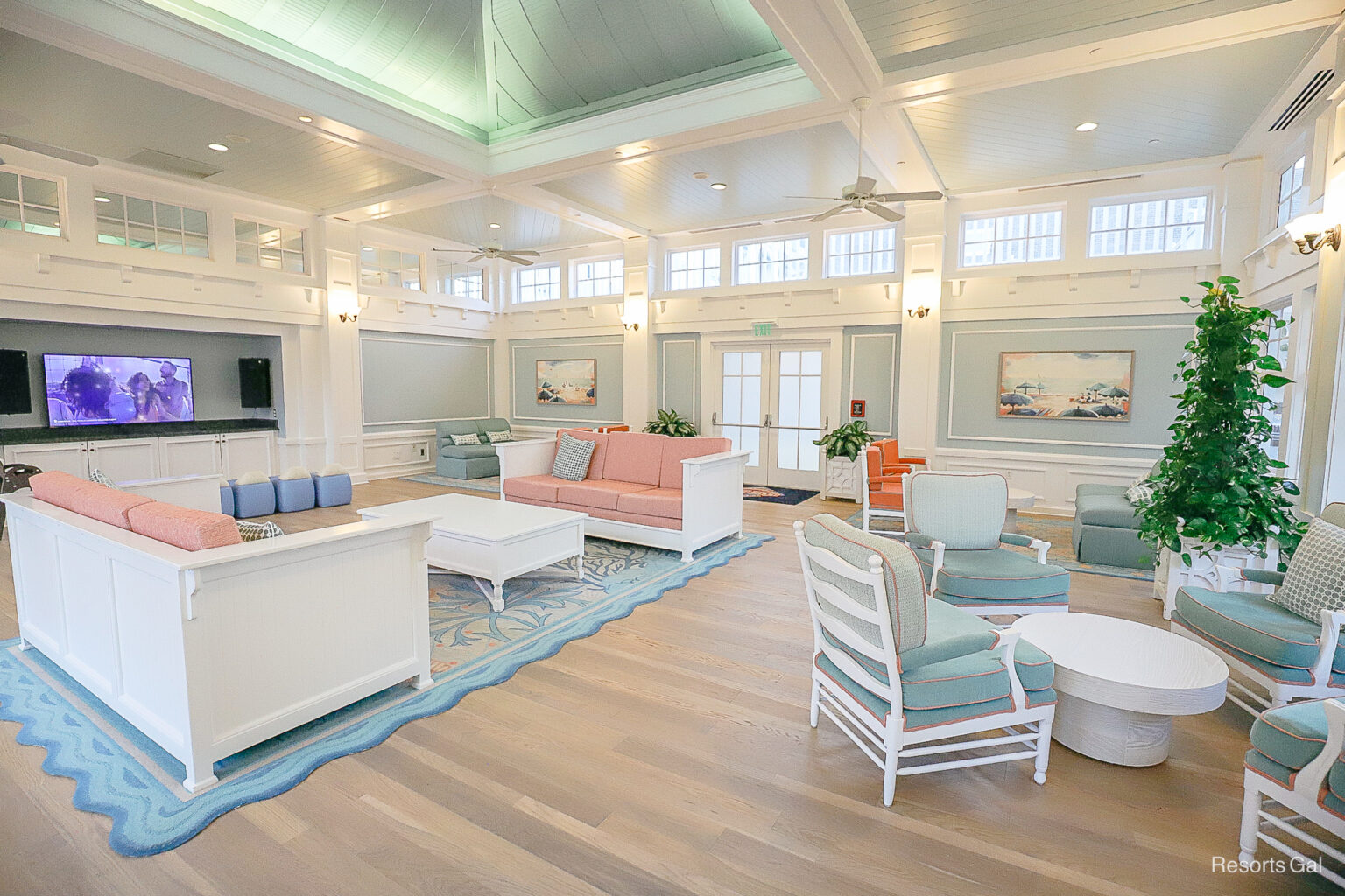 Preview a Deluxe Studio at Disney's Beach Club Villas