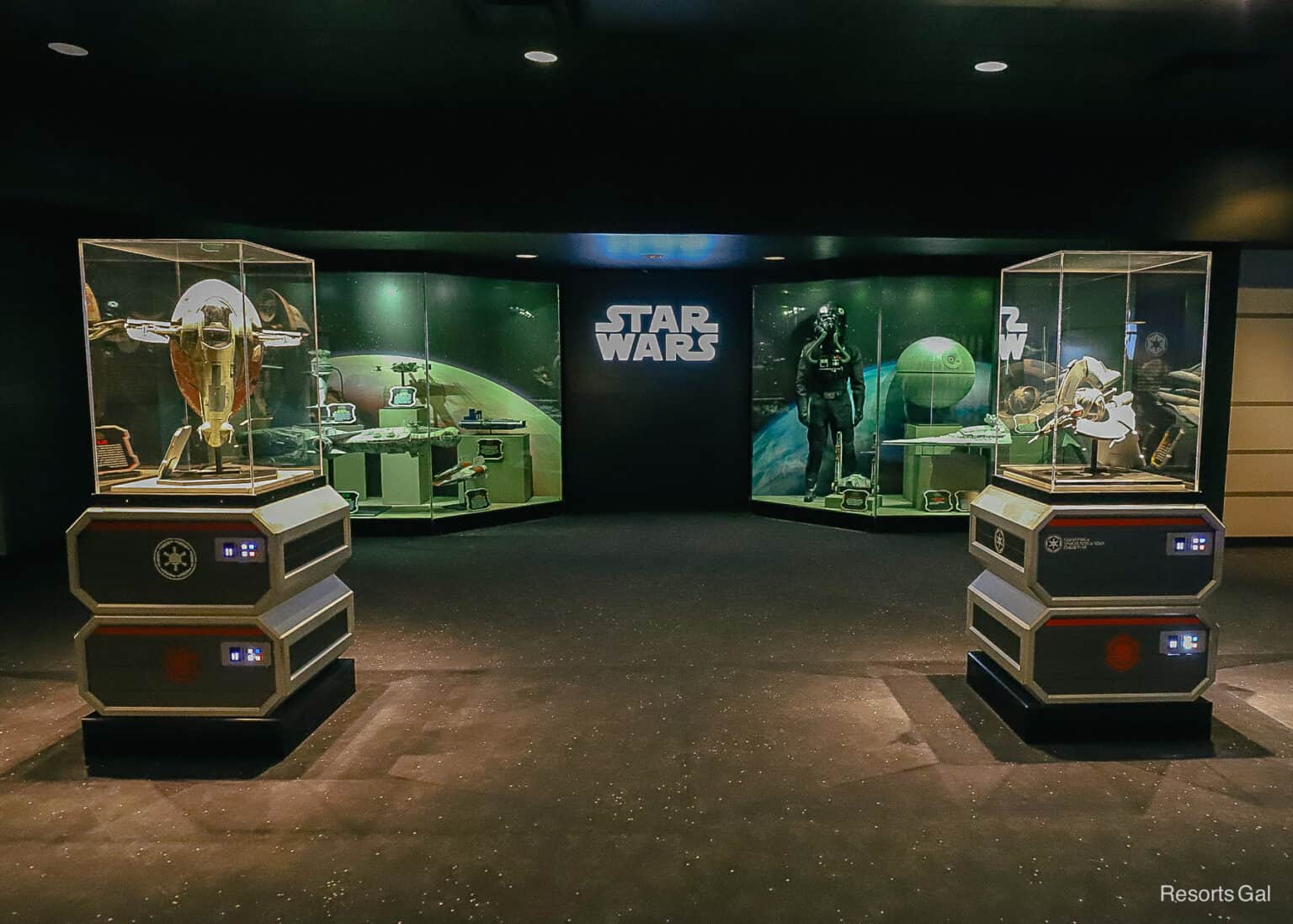 Star Wars Launch Bay at Disney's Hollywood Studios (The Complete Guide)