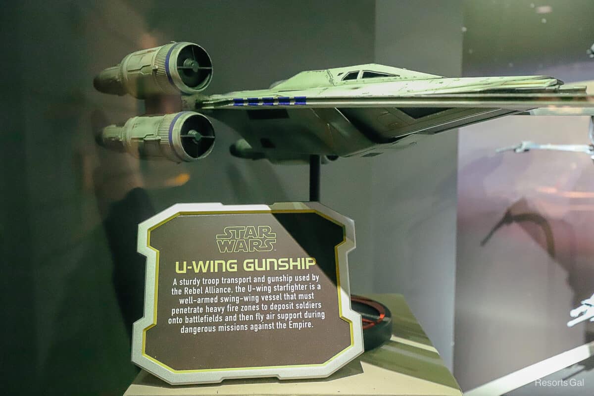 Star Wars Launch Bay at Disney's Hollywood Studios (The Complete Guide ...