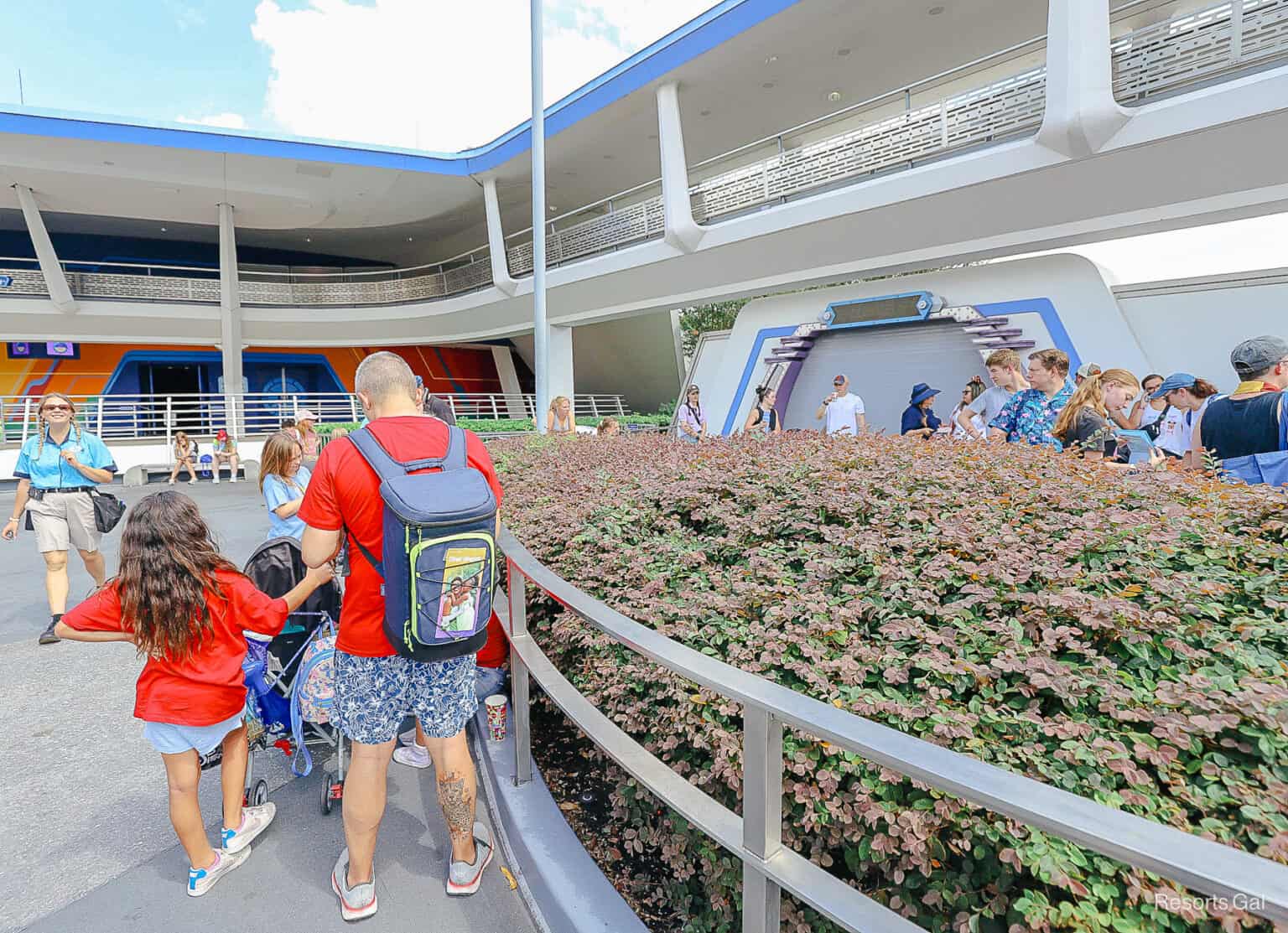 Meet Stitch in Tomorrowland (Near the Space Ranger Spin Exit) - Resorts Gal