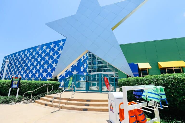 Disney's All-Star Sports Resort Pool Guide (Amenities and Photos)