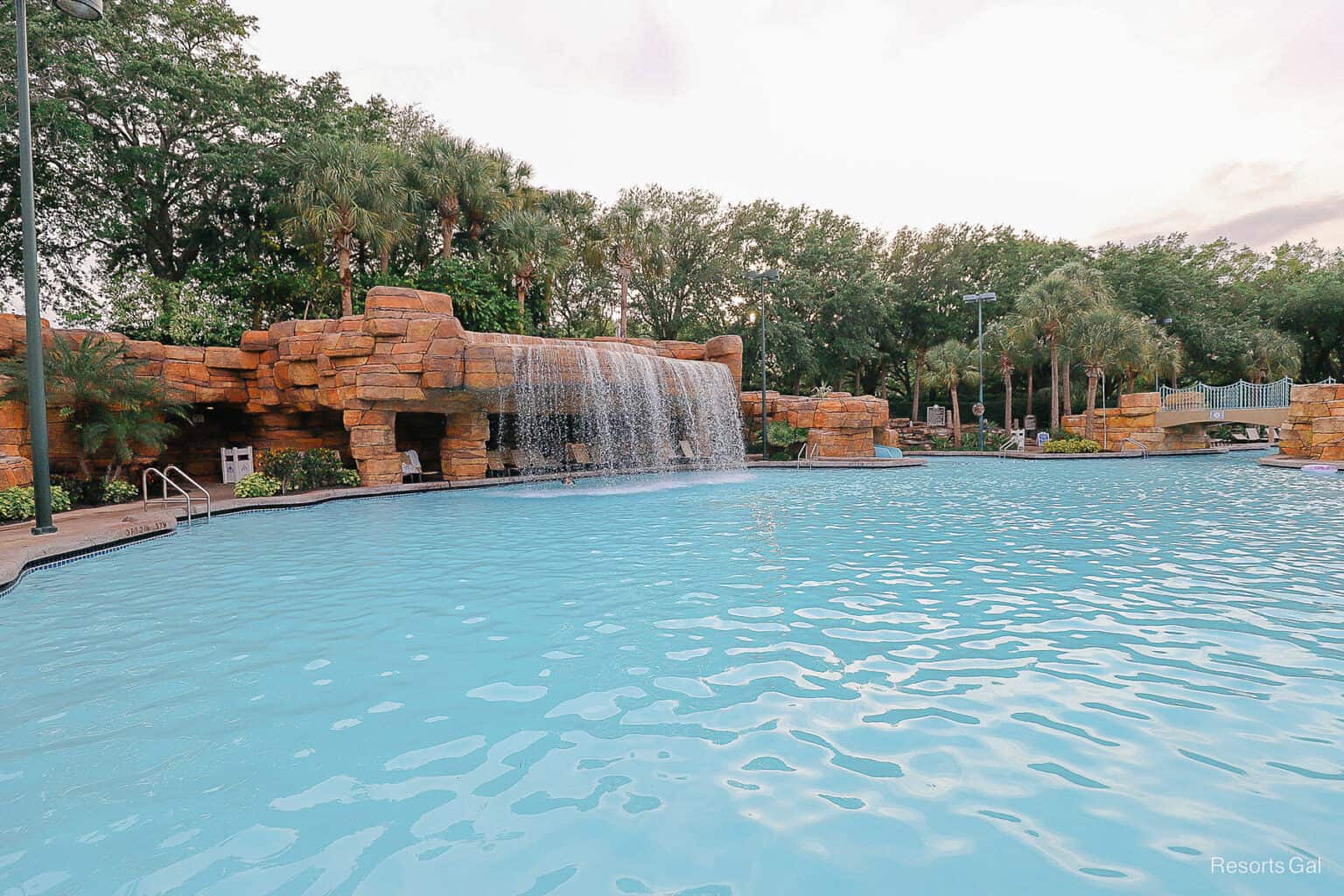 Disney's Swan and Dolphin Resort Pools (A Resorts Gal Guide)